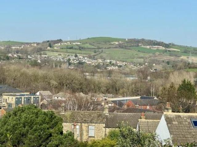 3 bedroom semi detached house for sale in Greenside Avenue, Waterloo, Huddersfield, HD5 8QQ, HD5