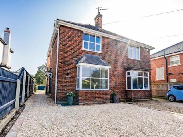 3 Bedroom Semi detached House For Sale In Grimsby, Lincolnshire