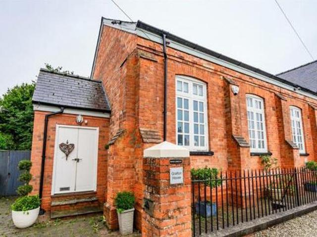 3 Bedroom Semi detached House For Sale In Grimsby, Lincolnshire