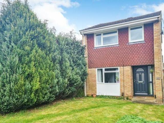 3 Bedroom Semi detached House For Sale In Guildford, Surrey