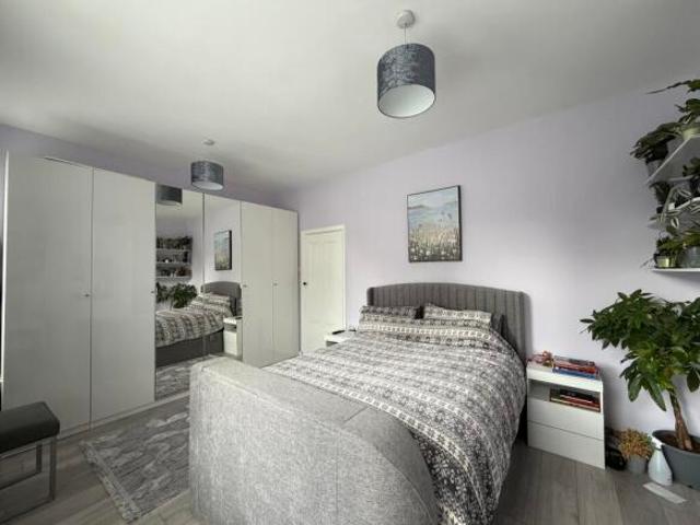 3 bedroom semi detached house for sale in Guildford Road, Southend on sea, SS2