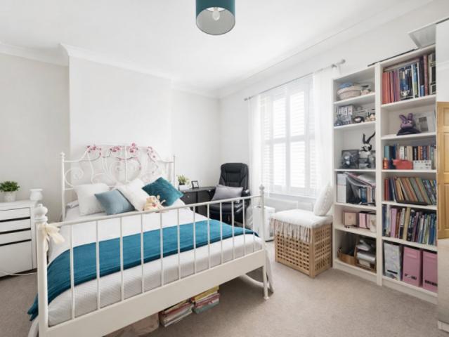 3 bedroom semi detached house for sale in Hamlet Road, Chelmsford, CM2