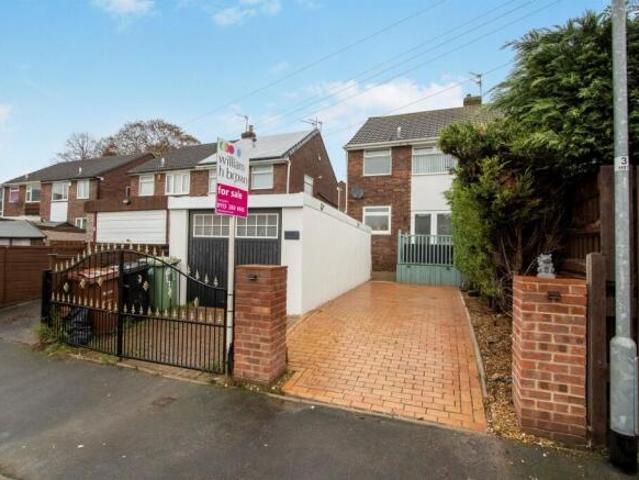 3 bedroom semi detached house for sale in Hansby Close, Leeds, LS14
