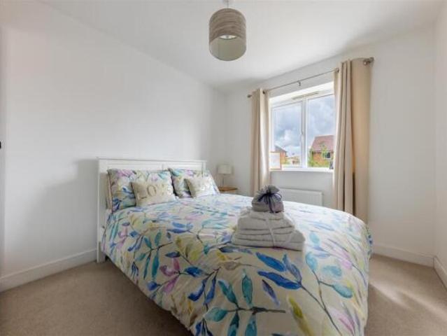 3 bedroom semi detached house for sale in Hanson Close, Sprowston, Norwich, NR7