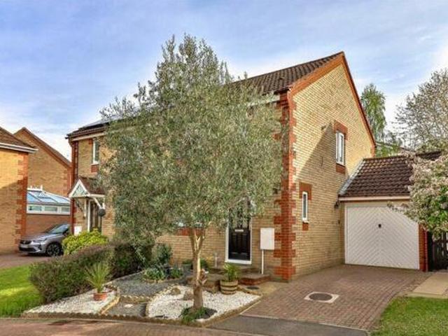 3 Bedroom Semi detached House For Sale In Hadleigh