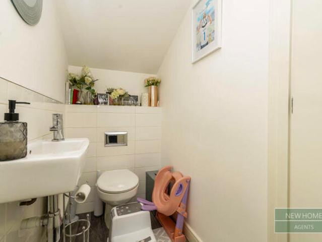 3 bedroom semi detached house for sale in Halton Gill Grove, Harrogate, HG3 2YS, HG3