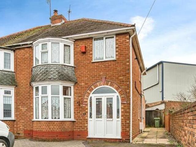 3 Bedroom Semi detached House For Sale In Halesowen, West Midlands