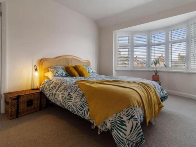 3 bedroom semi detached house for sale in Hallow Road, Worcester, WR2