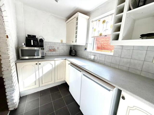 3 bedroom semi detached house for sale in Hallsfield Road, Walderslade, ME5