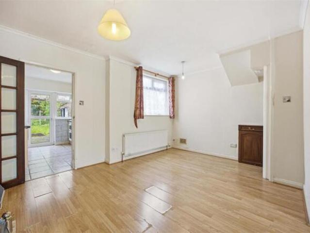 3 bedroom semi detached house for sale in Harvey Road, Hillingdon, UB10