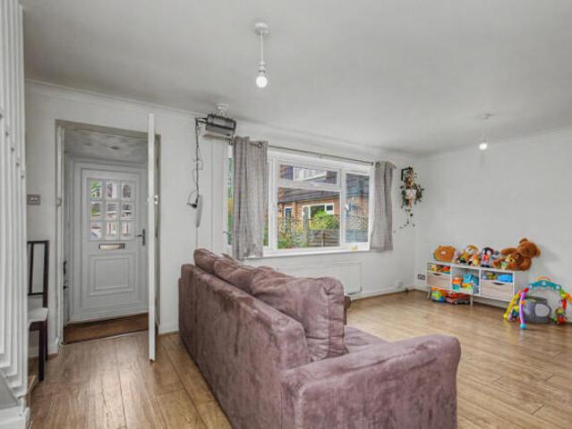 3 bedroom semi detached house for sale in Hardings Close, Oxford, OX4