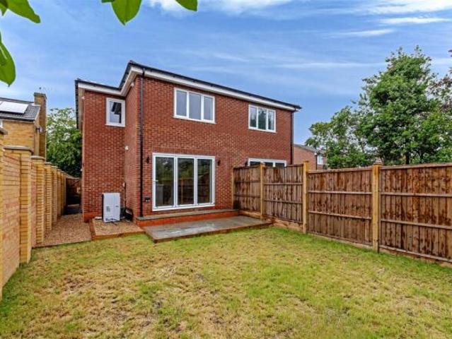 3 bedroom semi detached house for sale in Hardwicke Place, London Colney, AL2
