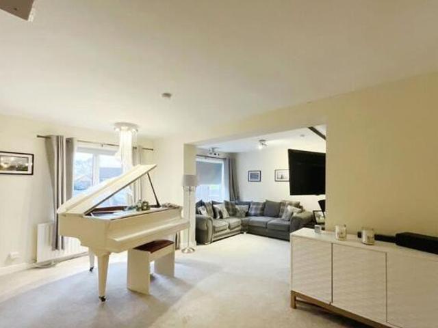 3 Bedroom Semi detached House For Sale In Harlington