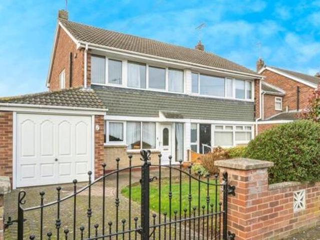 3 Bedroom Semi detached House For Sale In Hatfield