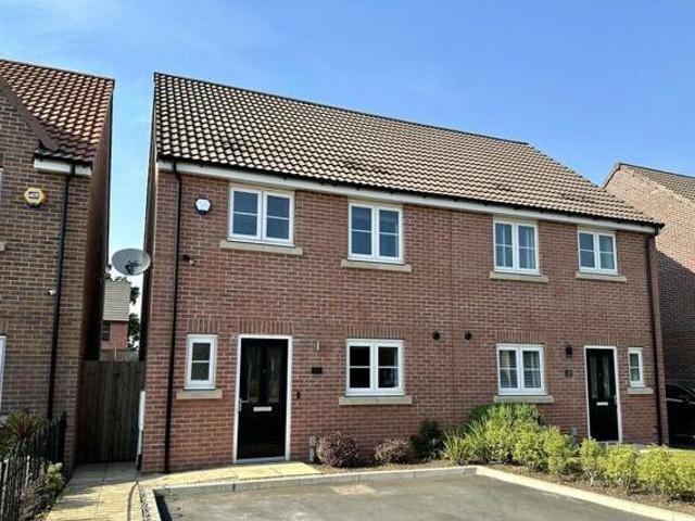 3 Bedroom Semi detached House For Sale In Hatfield