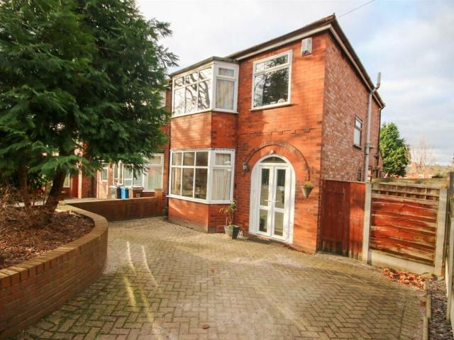 3 bedroom semi detached house for sale in Hawthorn Avenue, Monton, M30