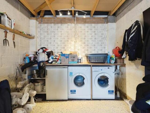 3 bedroom semi detached house for sale in Hawthorn Close, Gloucester, GL2