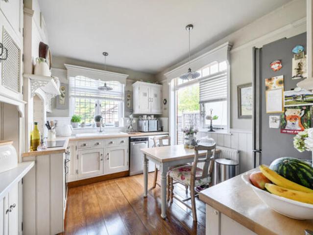 3 bedroom semi detached house for sale in Hawes Lane, West Wickham, BR4
