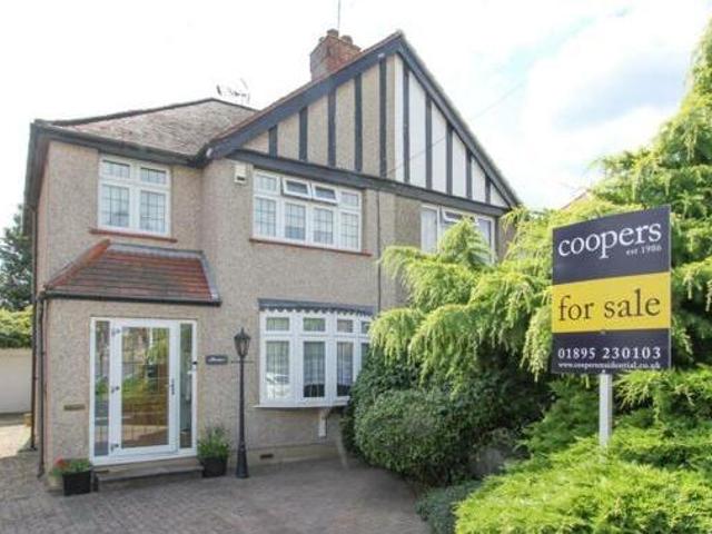 3 Bedroom Semi detached House For Sale In Hayes