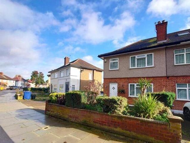 3 Bedroom Semi detached House For Sale In Hayes, Greater London
