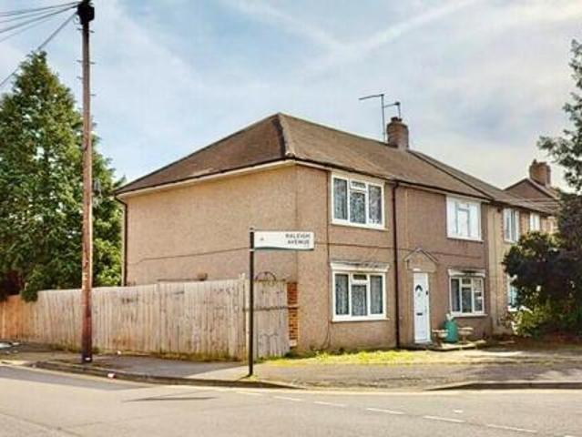 3 Bedroom Semi detached House For Sale In Hayes, Middlesex