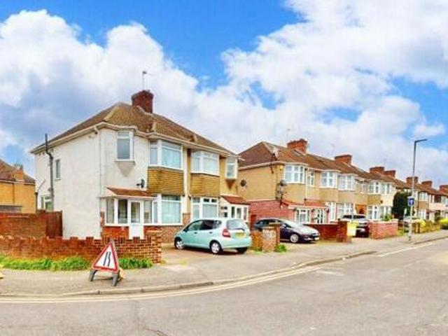 3 Bedroom Semi detached House For Sale In Hayes, Middlesex