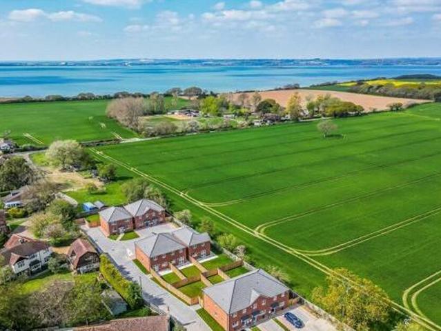 3 Bedroom Semi detached House For Sale In Hayling Island