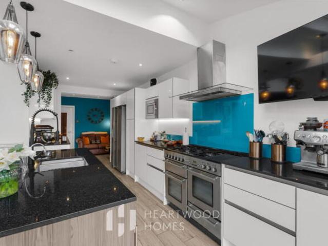 3 bedroom semi detached house for sale in Hazelwood Drive, St. Albans, AL4 0UW, AL4