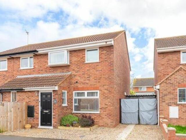 3 Bedroom Semi detached House For Sale In Hemsby