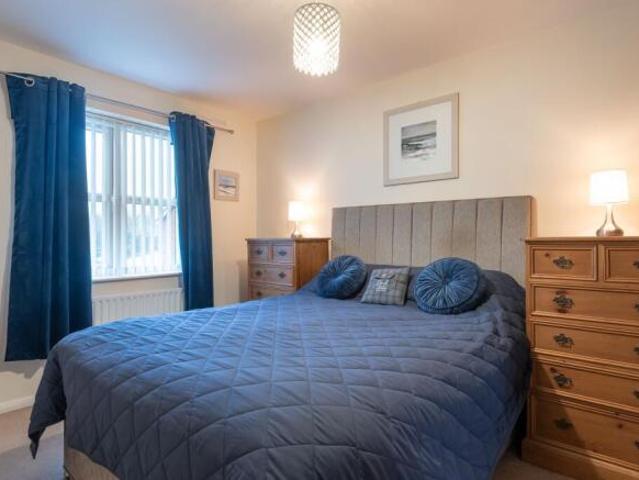 3 bedroom semi detached house for sale in Heatherwood Court, HU7
