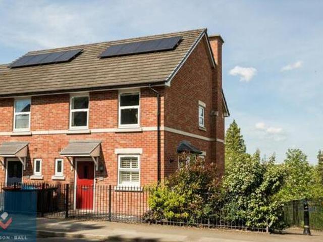 3 Bedroom Semi detached House For Sale In Helsby
