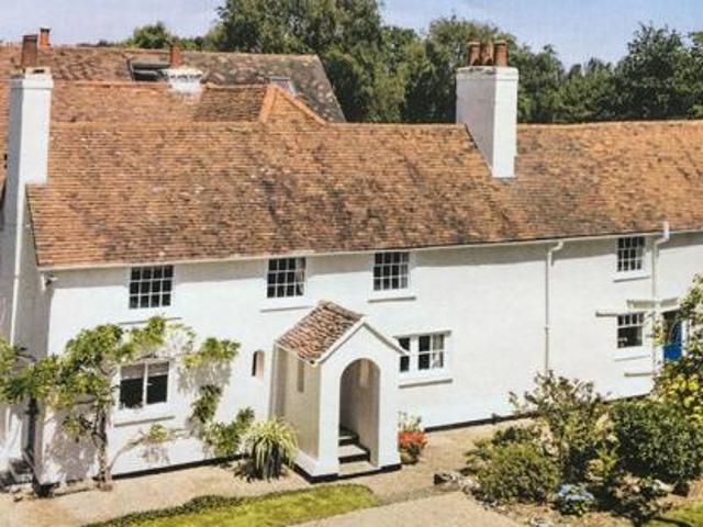 3 Bedroom Semi detached House For Sale In Hersham, Walton on thames