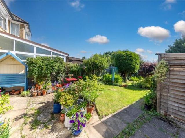 3 bedroom semi detached house for sale in Heywood Drive, Luton, Bedfordshire, LU2