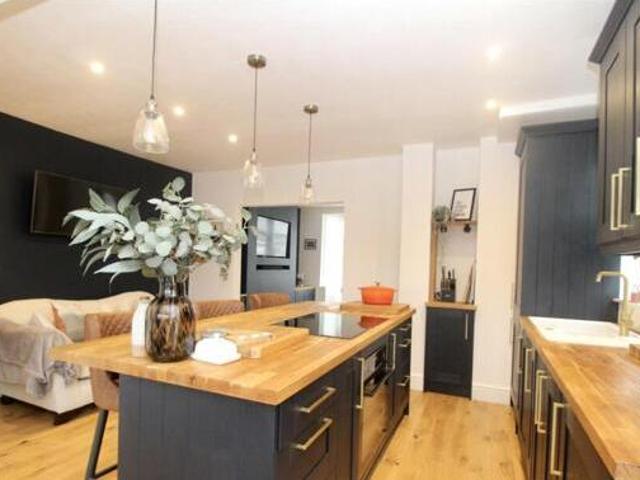3 Bedroom Semi detached House For Sale In Hinckley, Leicestershire