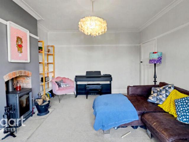 3 bedroom semi detached house for sale in Hinckley Road, Leicester, LE3