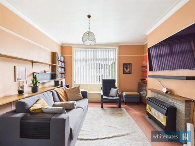 3 bedroom semi detached house for sale in High House Avenue, Bradford, West Yorkshire, BD2