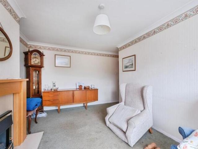 3 bedroom semi detached house for sale in High Street, Newport Pagnell, MK16