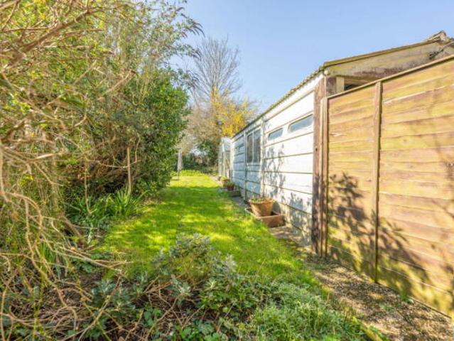 3 bedroom semi detached house for sale in High View Way, Southampton, SO18 4FE, SO18