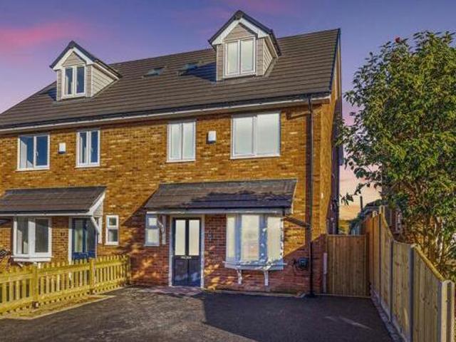 3 Bedroom Semi detached House For Sale In Highcliffe