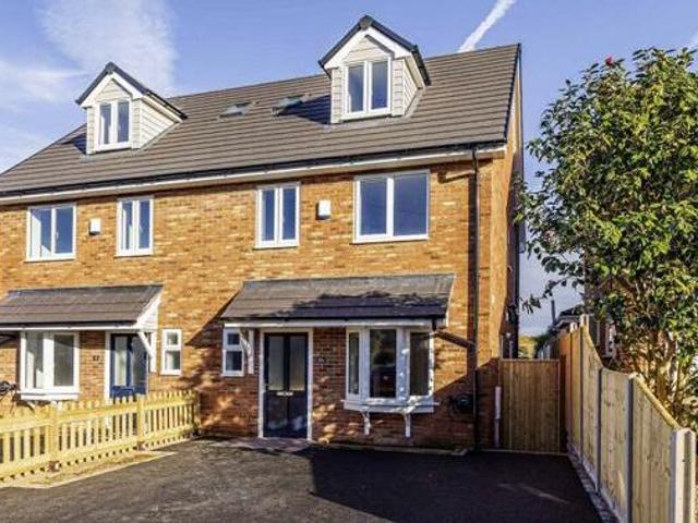 3 Bedroom Semi detached House For Sale In Highcliffe