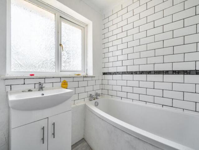 3 bedroom semi detached house for sale in Highgate Road, Woodley, Reading, RG5