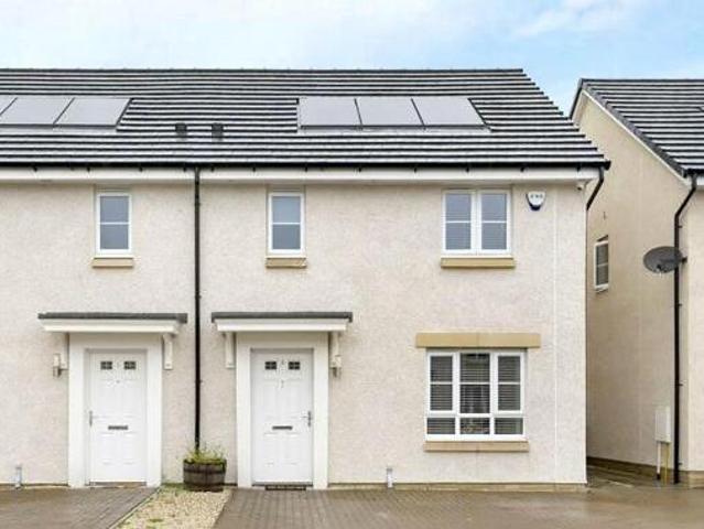 3 Bedroom Semi detached House For Sale In Highland Gate, Stirling
