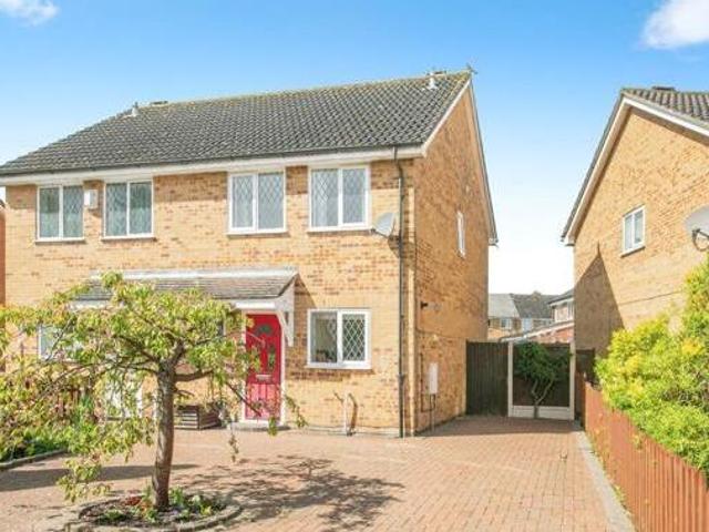 3 Bedroom Semi detached House For Sale In Highwoods