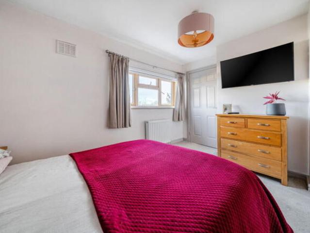 3 bedroom semi detached house for sale in Hillary Road, Basingstoke RG21 5TW, RG21