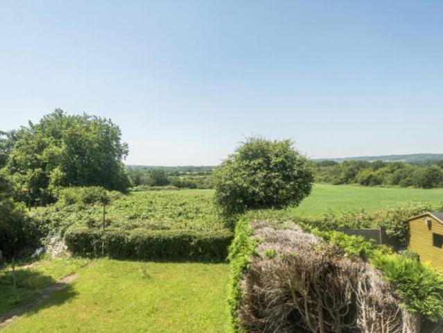 3 bedroom semi detached house for sale in Hillfield Road, Dunton Green, Sevenoaks, Kent, TN13
