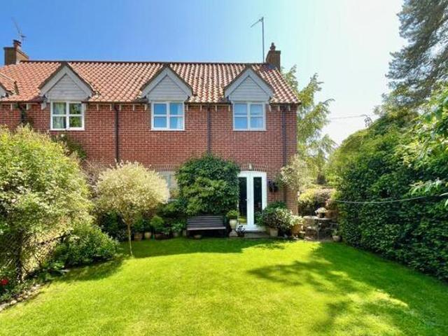 3 Bedroom Semi detached House For Sale In Hillington
