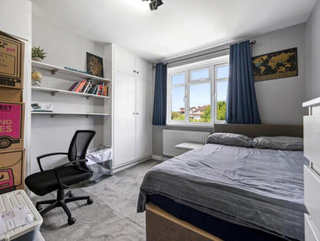 3 bedroom semi detached house for sale in Hitchin Road, Luton, LU2