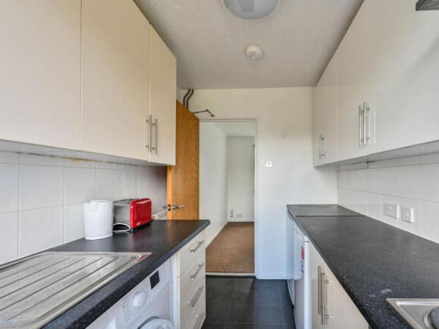3 bedroom semi detached house for sale in Homestall, Guildford, GU2