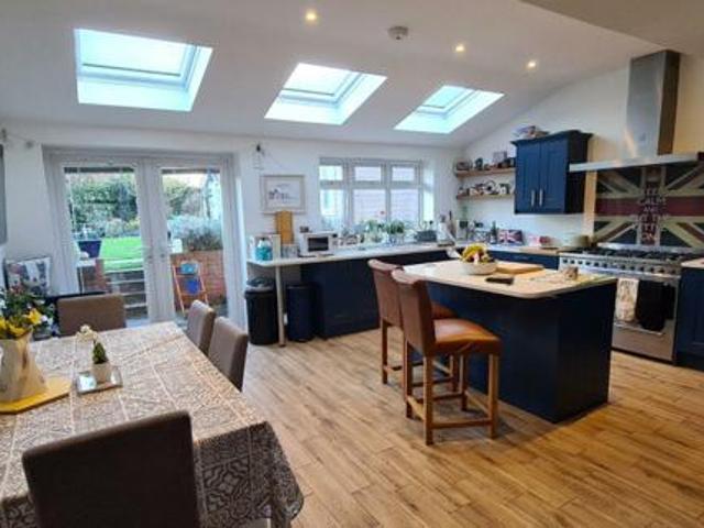 3 Bedroom Semi detached House For Sale In Hoo