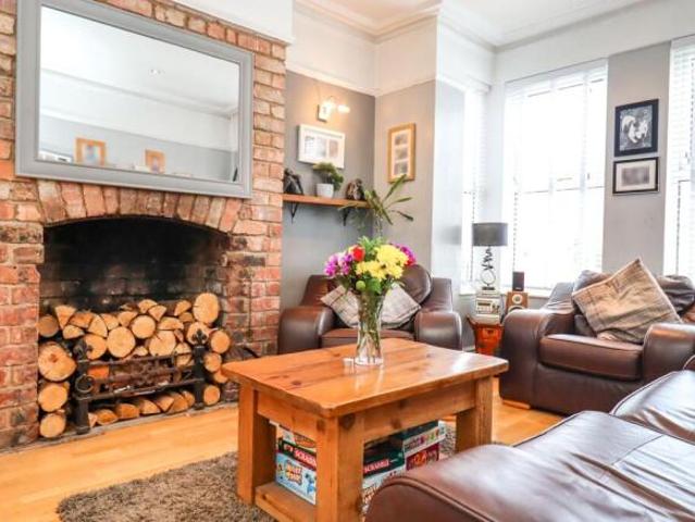 3 bedroom semi detached house for sale in Hood Lane, Great Sankey, Warrington, WA5